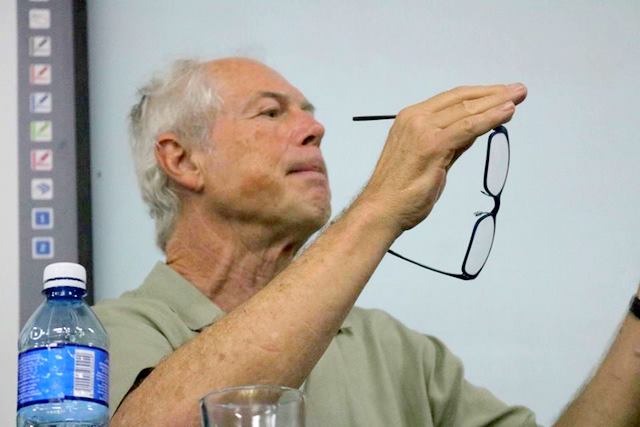 Ramonet y Hallin en la Facultad de Comunicación: dos horas sobre lo ...