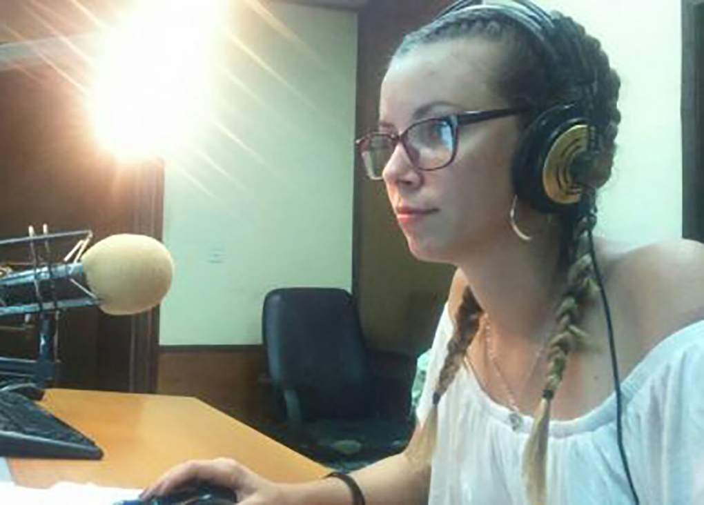 Melissa Blanco Dení, primera mujer que narra un partido de béisbol ...