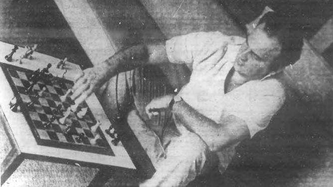 El primer campeón mundial juvenil de ajedrez dice adiós a los 88 años ...