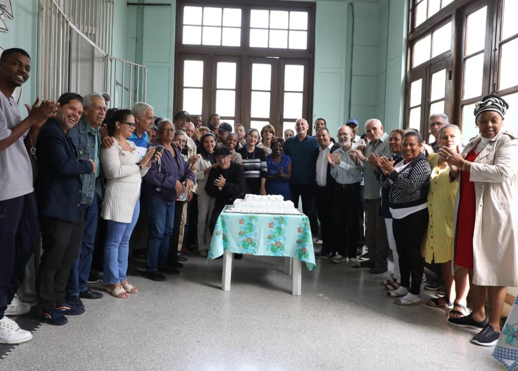 Granma cupo en la UPEC - Cubaperiodistas